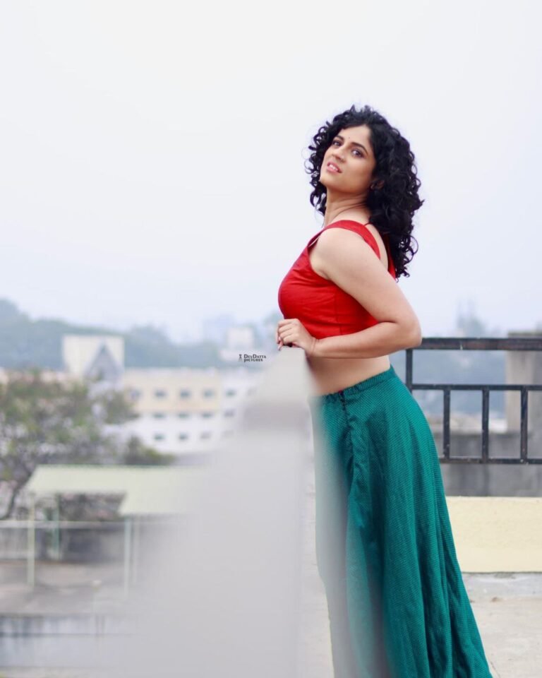 Rucha Apte Wiki, Biography, Husband, Age, Movies, Photos, TV Serial, Reels, Interview, Wikipedia ...