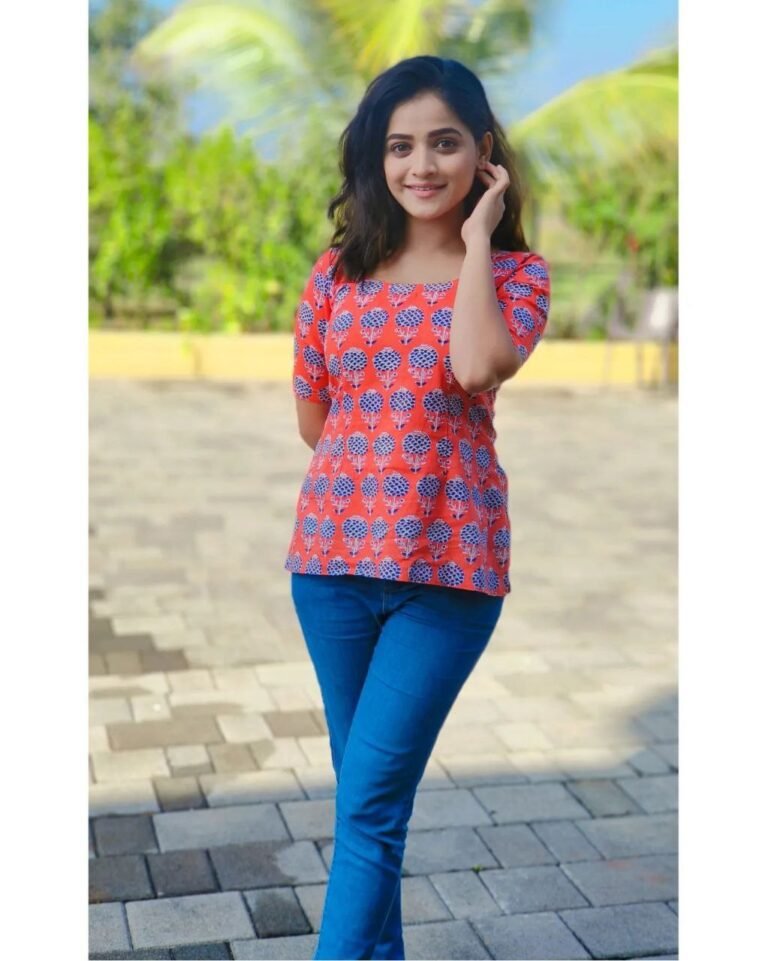 Sharayu Sonawane Wiki, Biography, Age, Movies, Serials, Husband | शरयू ...