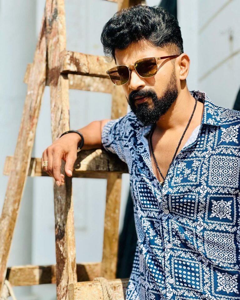 मराठी अभिनेता - Marathi Actor - Rang Marathi